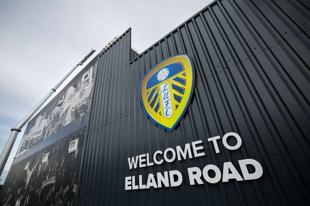 The Robins at Elland Road - Bristol City FC