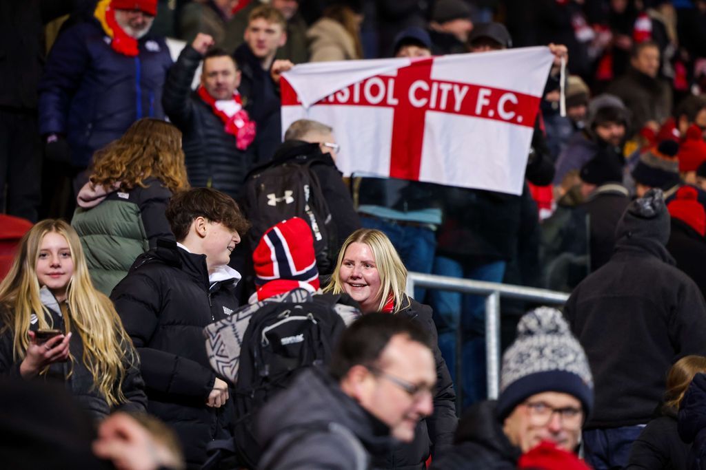 Fan Gallery: Bouncing into the Fourth Round - Bristol City FC