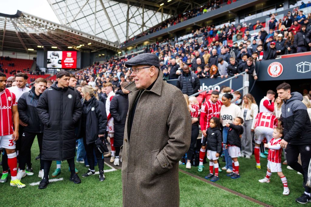 Galley presented with Legacy cap - Bristol City FC