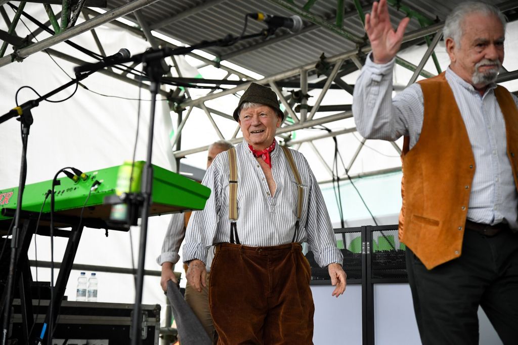Gallery: The Wurzels at Ashton Gate! - Bristol City FC