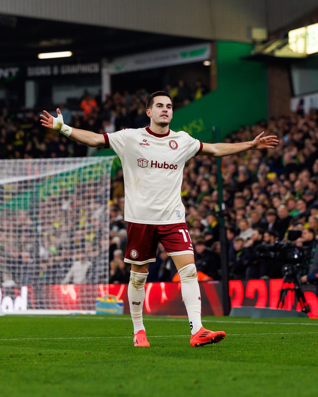 Match Gallery: Mehmeti & Wells score in Carrow Road win - Bristol City FC