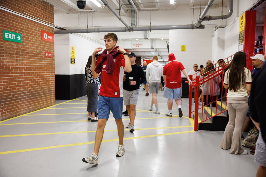 Fan Gallery: Cider Army at Bramall Lane - Bristol City FC