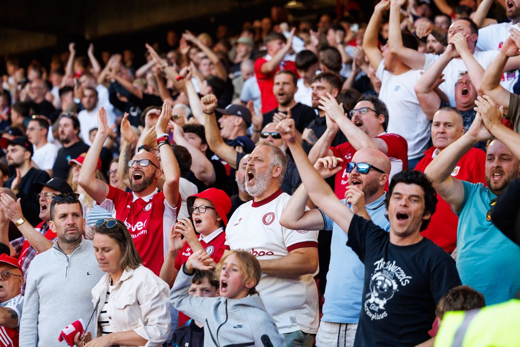 Fan Gallery: Cider Army at Bramall Lane - Bristol City FC