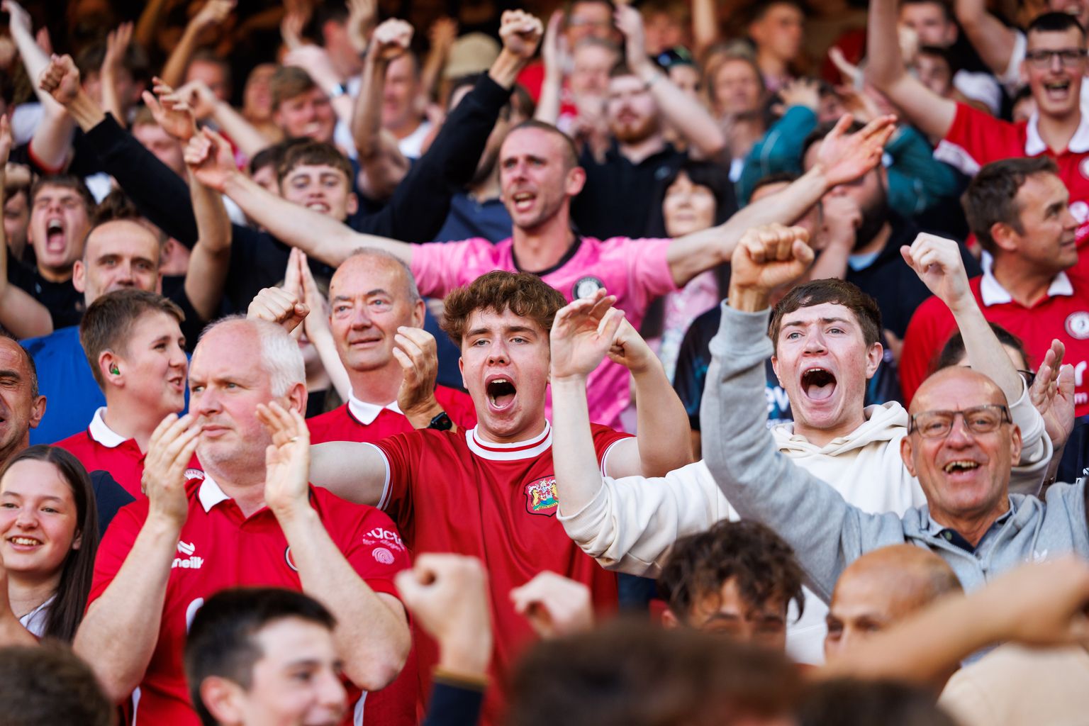 Fan Gallery: Cider Army at Bramall Lane - Bristol City FC