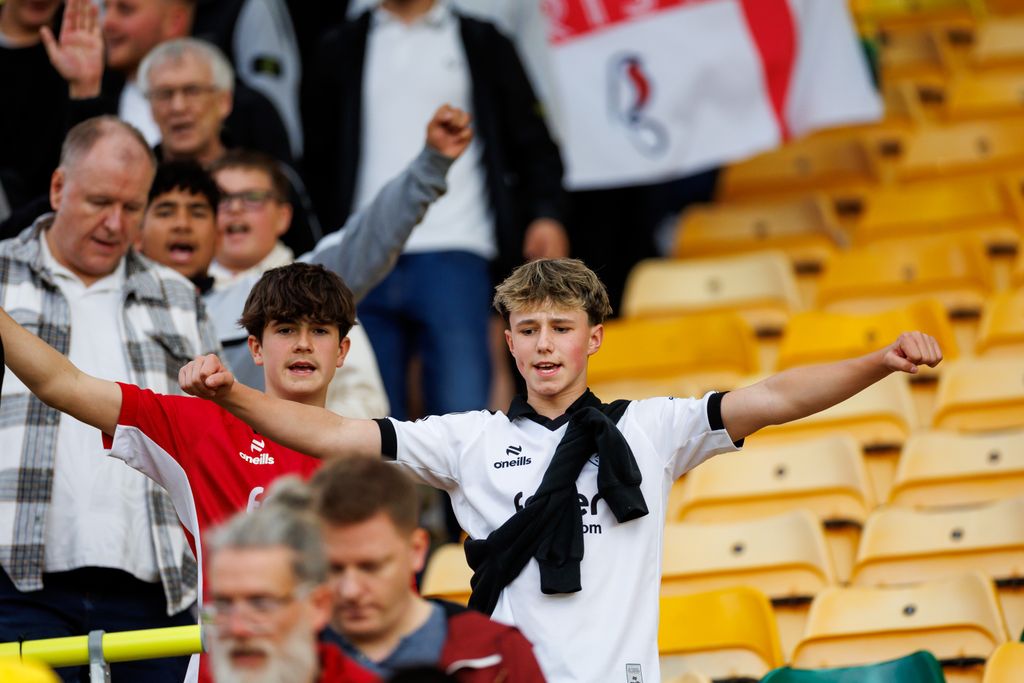 Fan Gallery: Three points at Carrow Road - Bristol City FC