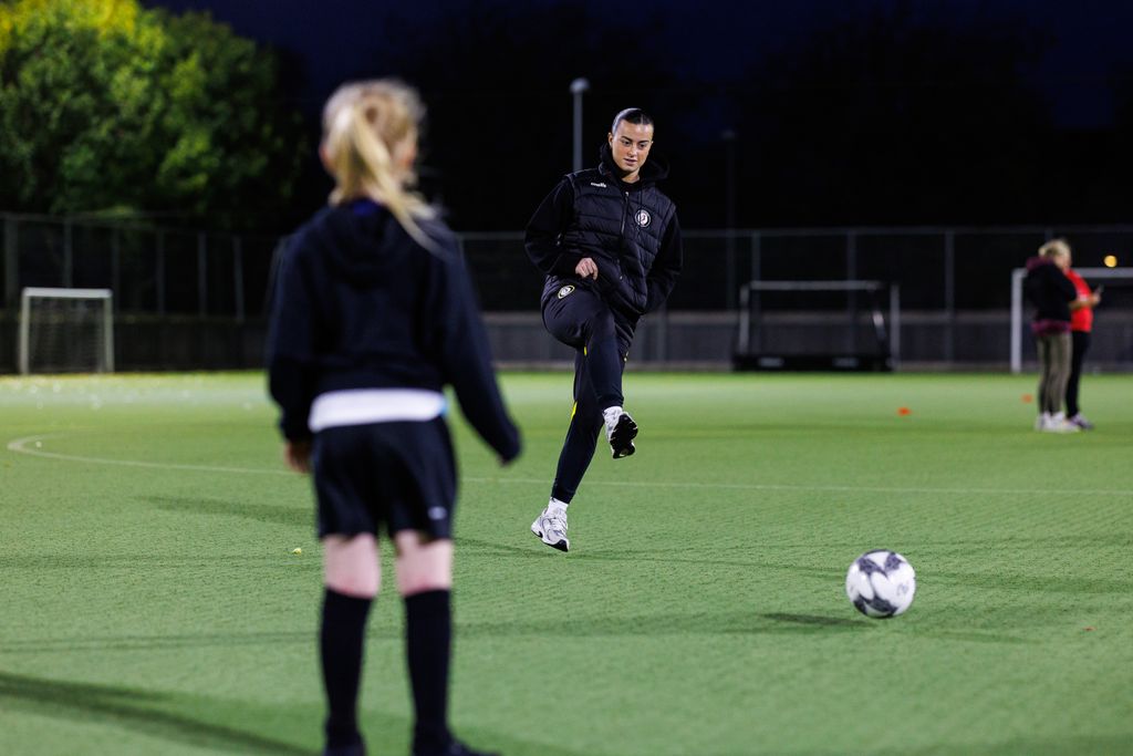 Powell and O'Leary visit Hartcliffe Women and Girls' session - Bristol ...